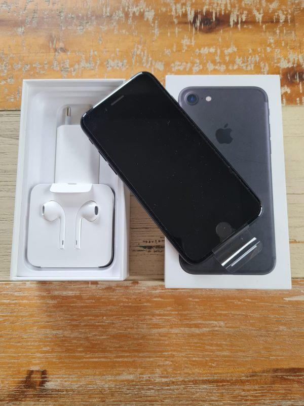 What are Demo Phones: All You Need to Know Before Buying | TechExchange